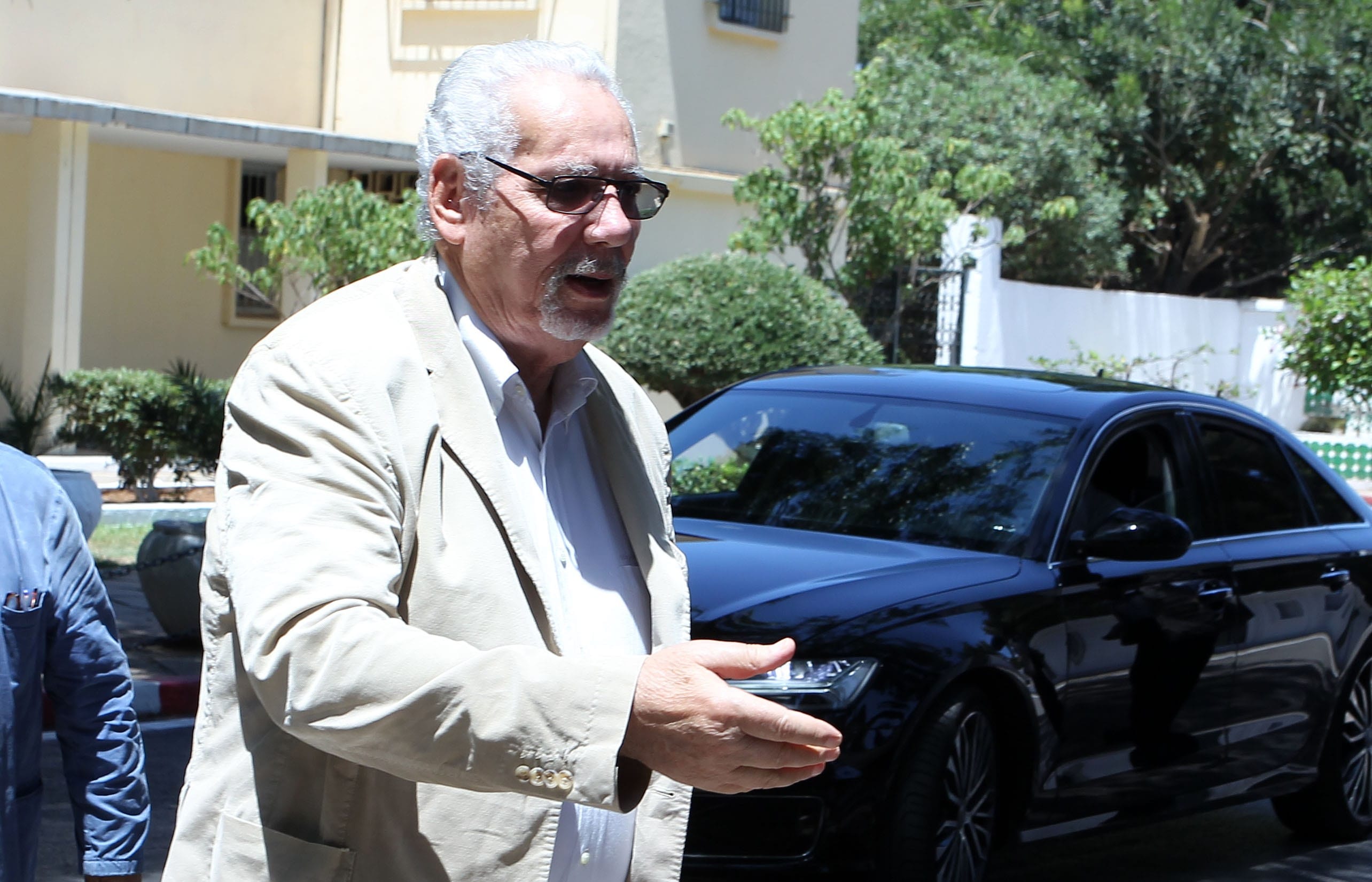 Recherché par la justice algérienne, Khaled Nezzar est également dans ...