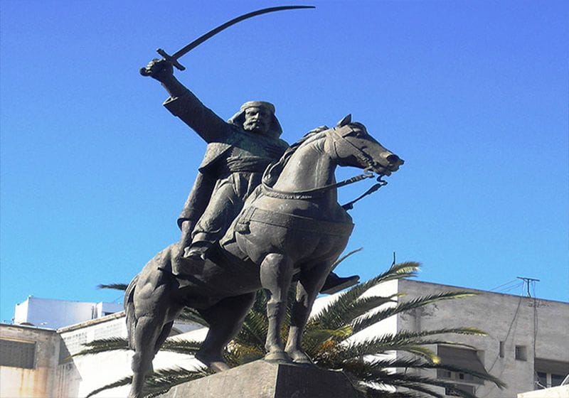 Une statue de l’Emir Abddelkader à Paris