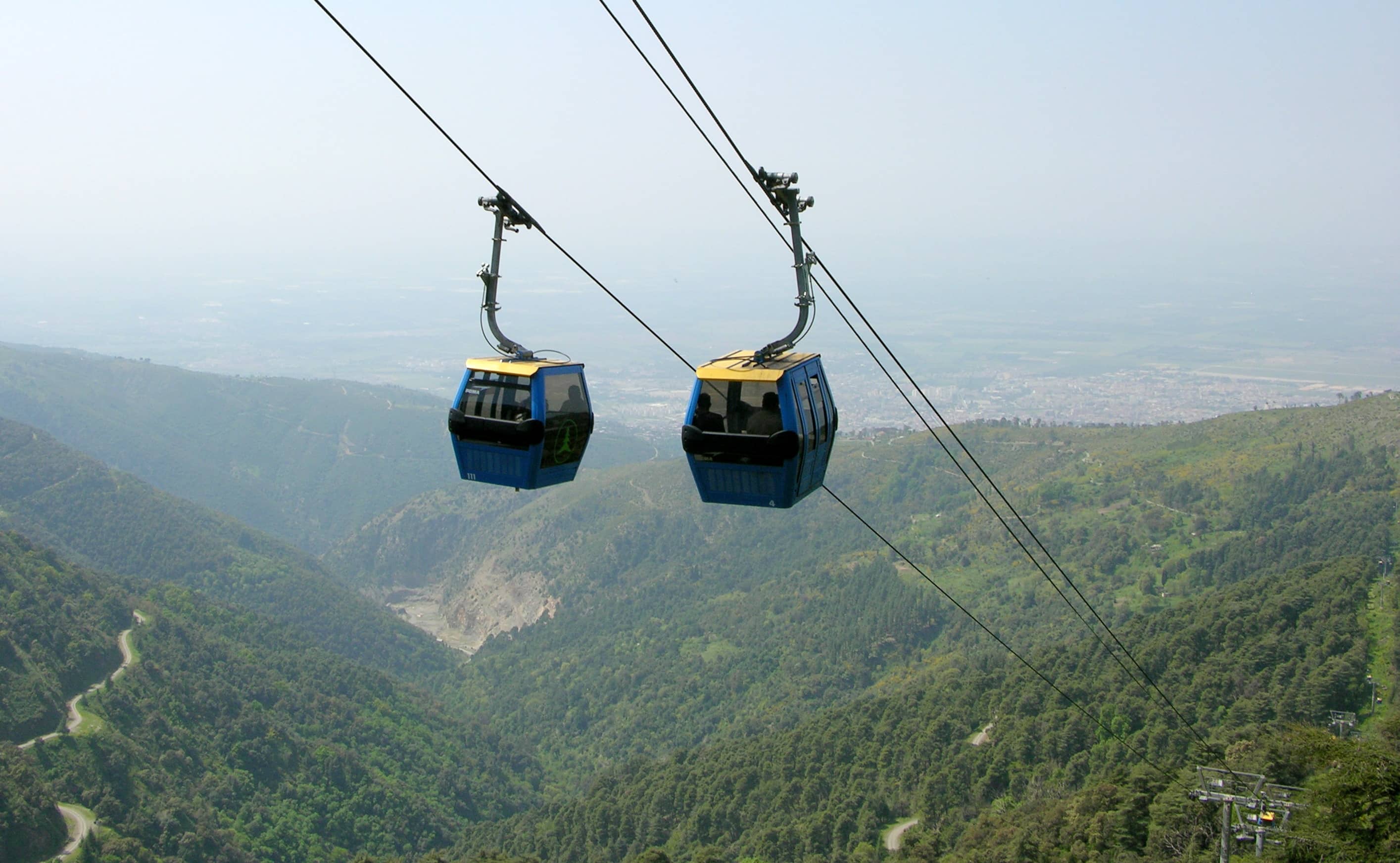 À la découverte de Chréa : de la neige, du ski et du hockey algérien