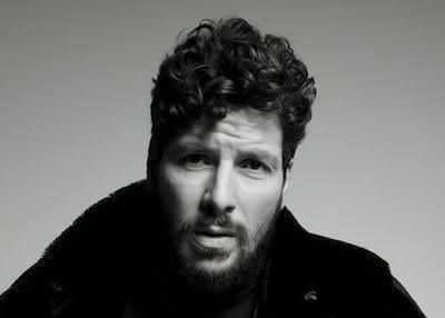 Entretien avec l’humoriste franco-algérien Redouane Bougheraba